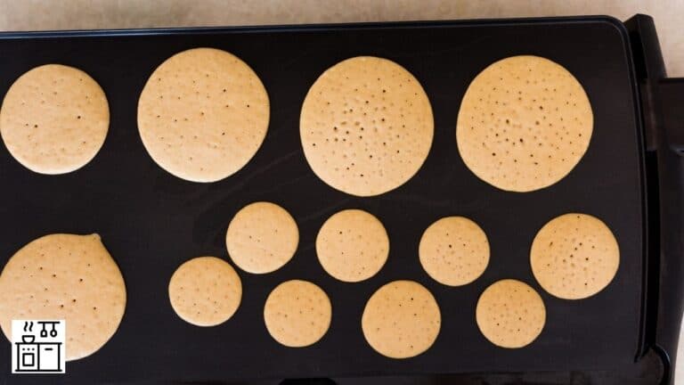 How Does A Griddle Work? And How To Use It Properly?