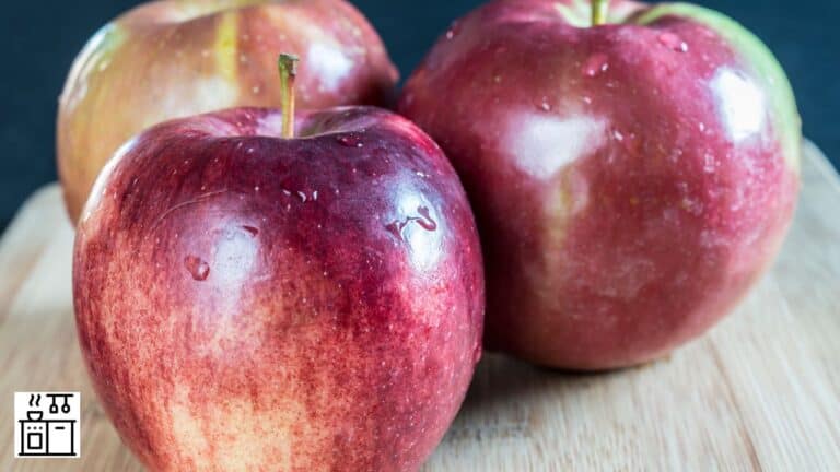 12 Common Varieties of Apples that Are Good for Baking